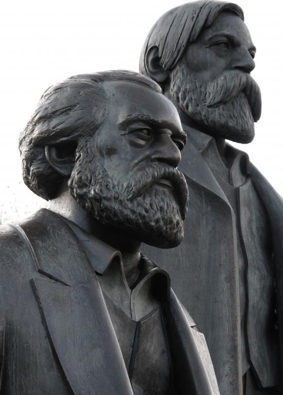Who is Karl Marx? (with pictures)