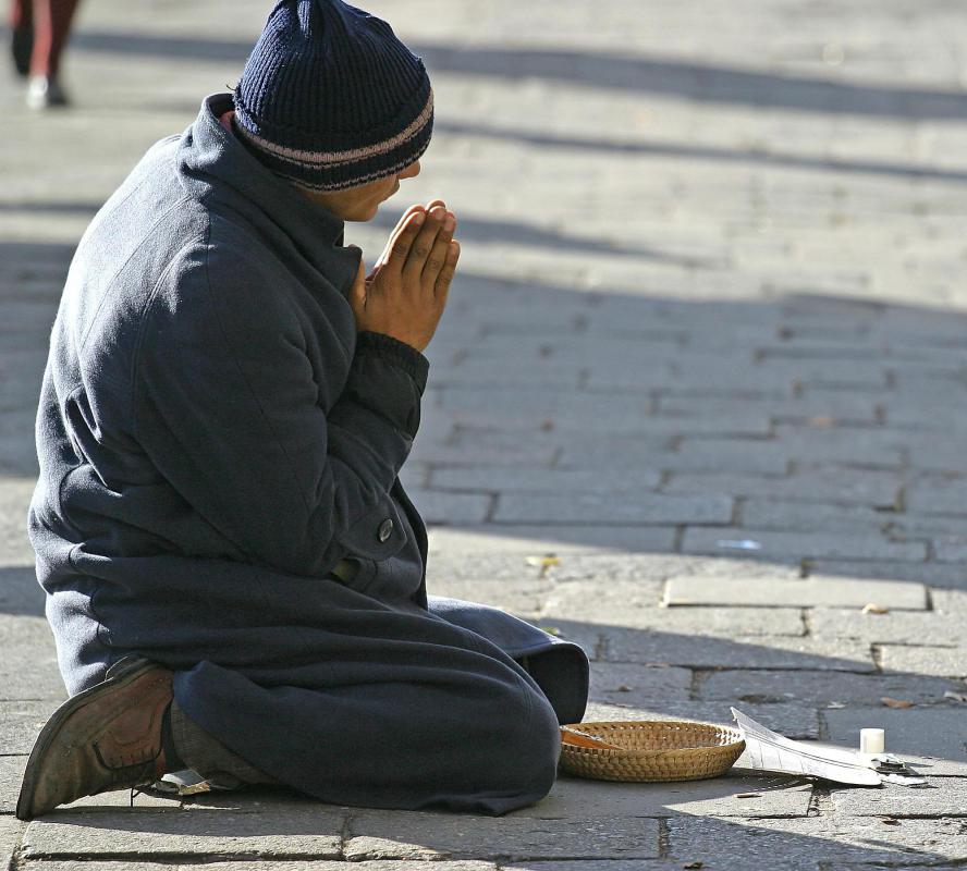 What is a Panhandler? (with pictures)