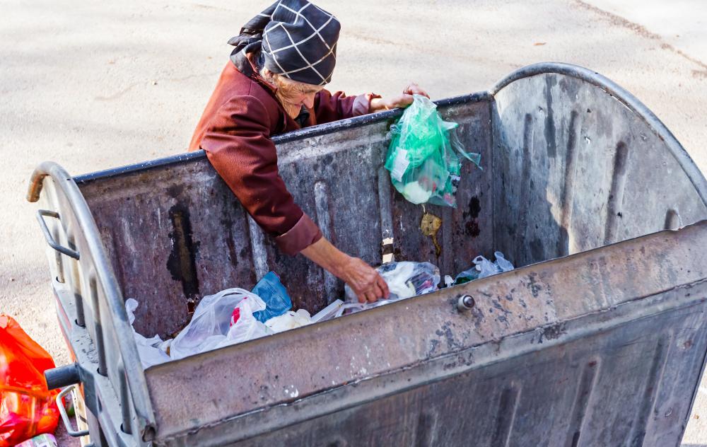 What is a Panhandler? (with pictures)