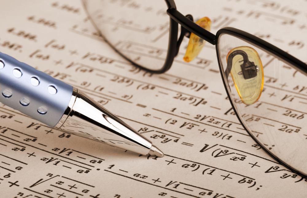 Who Is Gottfried Leibniz? (with pictures)